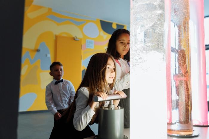 Engaging ESL Students with Team Activities | Teacher Record Blog ...